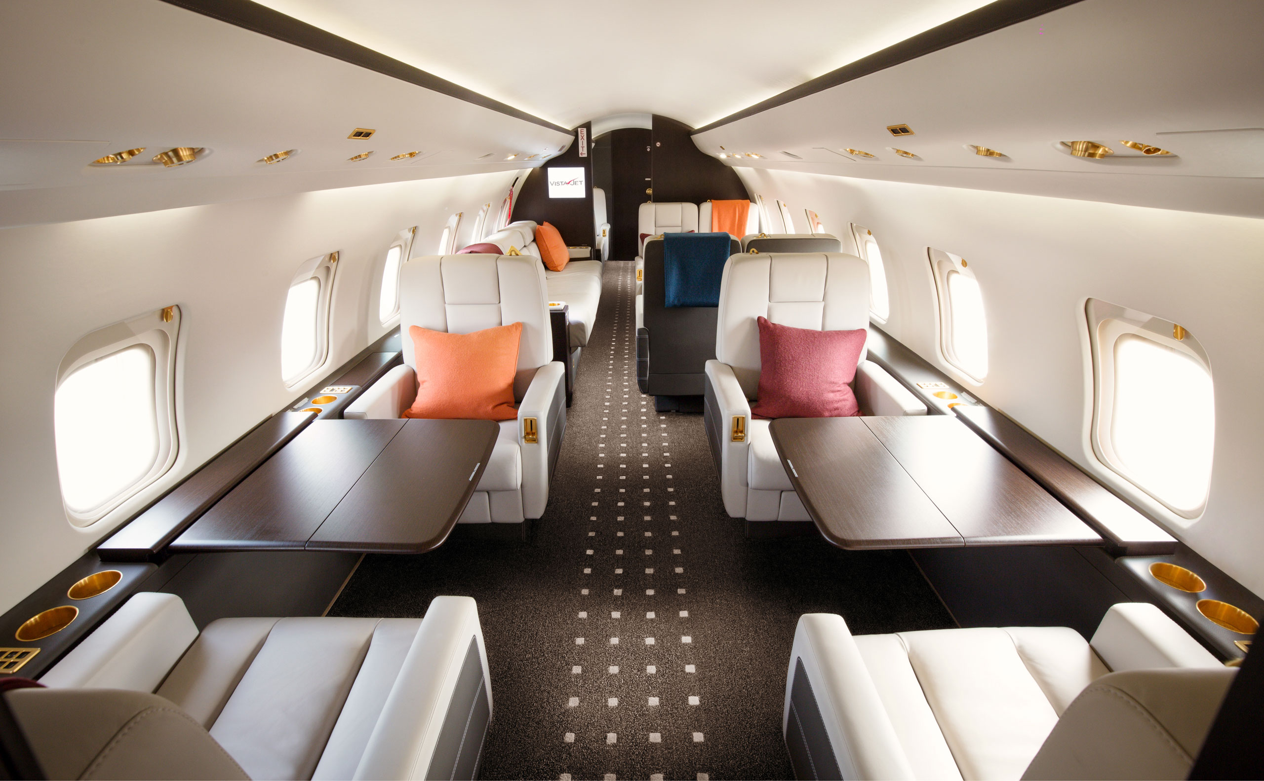 Challenger 850, Challenger 850 Aircraft, Challenger 850 Jet | VistaJet